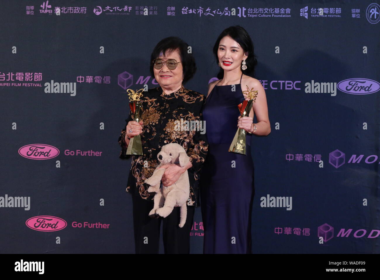 Taiwanese actresses Yin-Shang, left, and Li Yi-jie pose with their ...