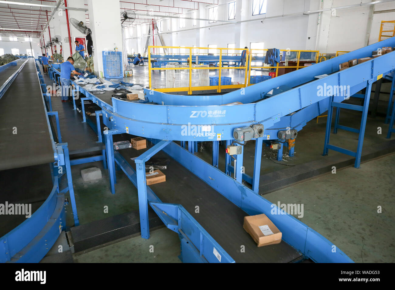 Dispatch center hi-res stock photography and images - Alamy