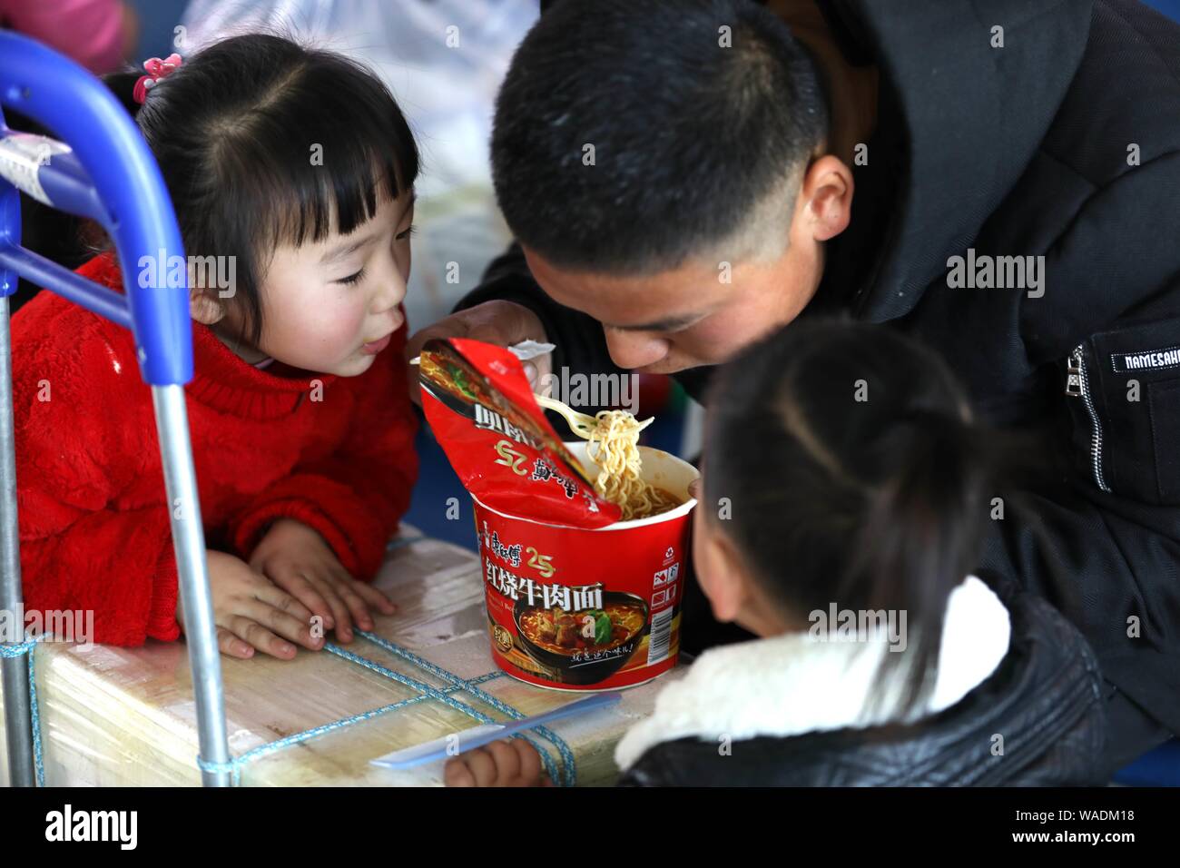 Instant noodles kids hi-res stock photography and images - Alamy