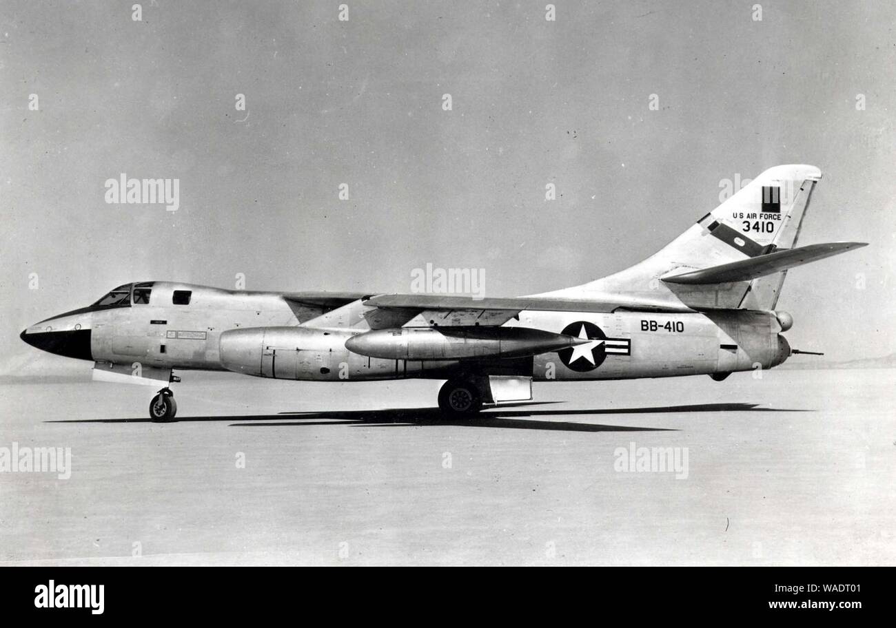 Douglas RB-66B Destroyer side view (SN 53-410) This is the second RB ...