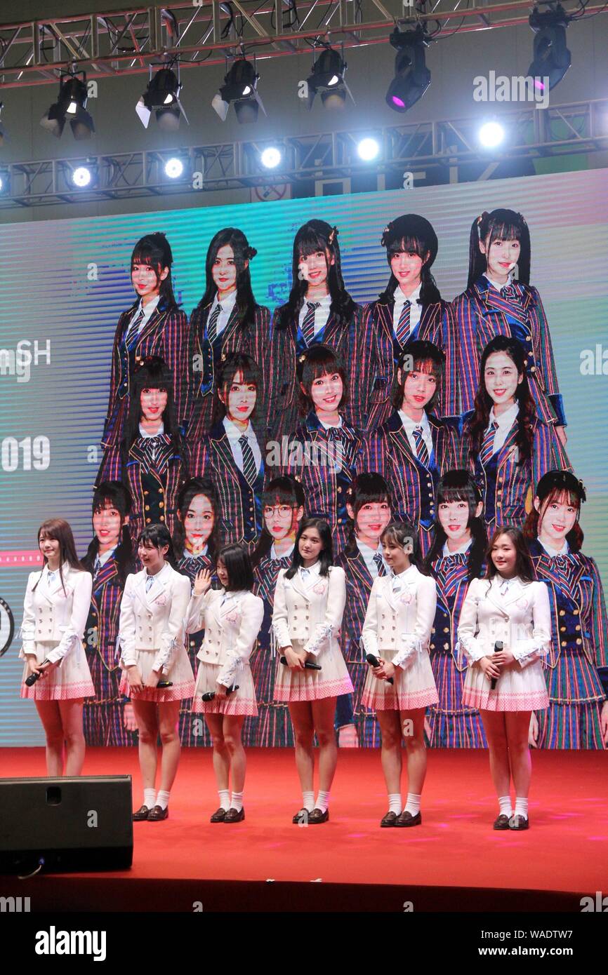 Akb48 sh hi-res stock photography and images - Alamy