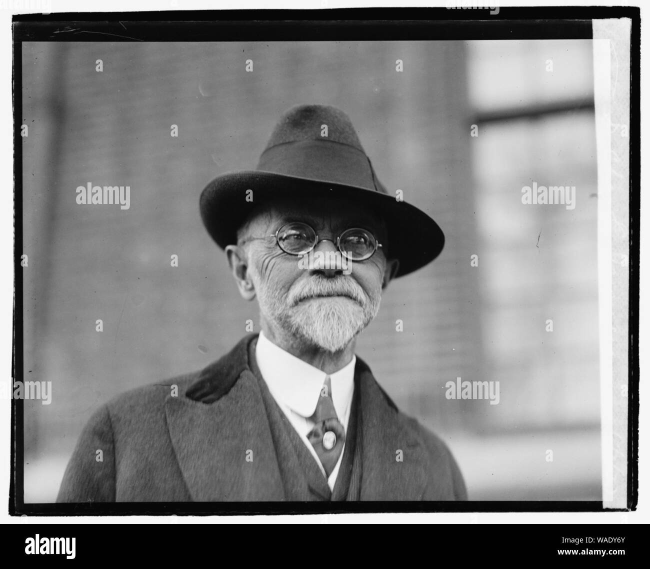 Dr sawyer hi-res stock photography and images - Alamy