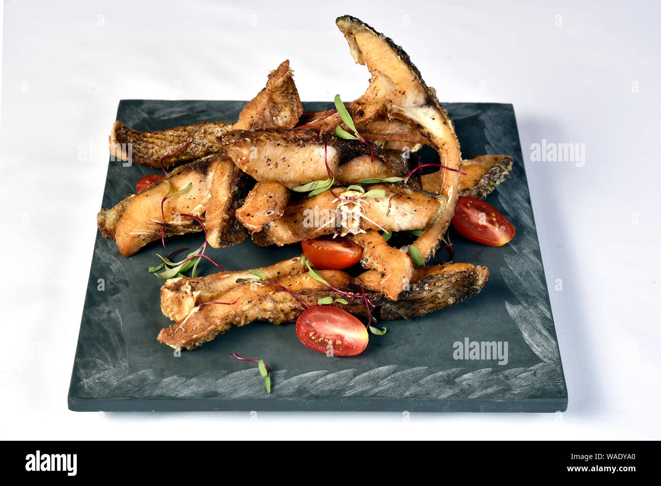 Peixe frito hi-res stock photography and images - Alamy