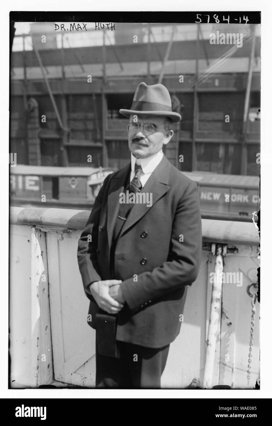 Dr max Black and White Stock Photos & Images - Alamy