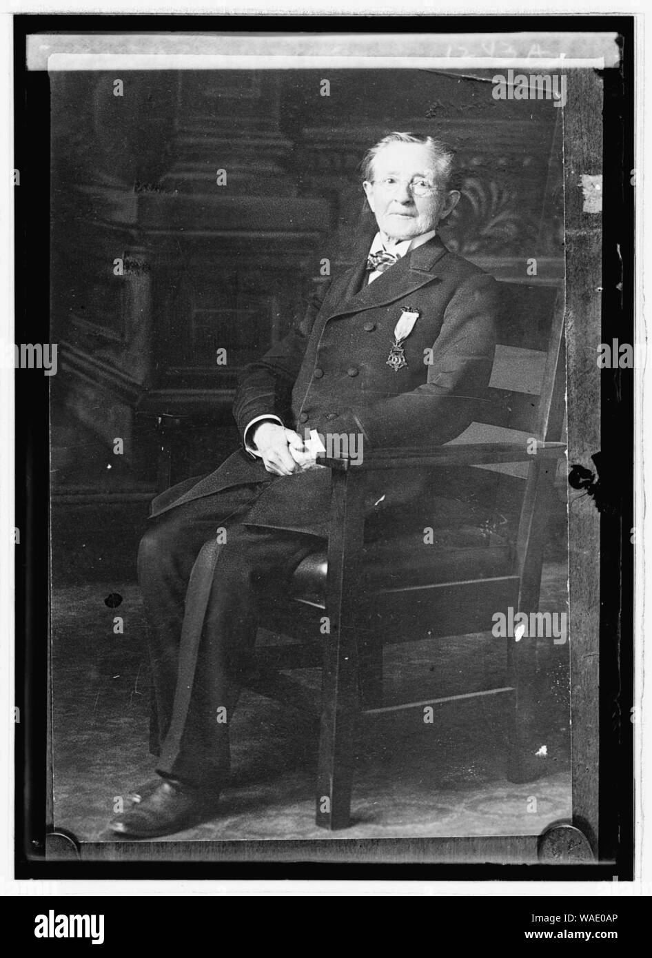 Neary hi-res stock photography and images - Alamy