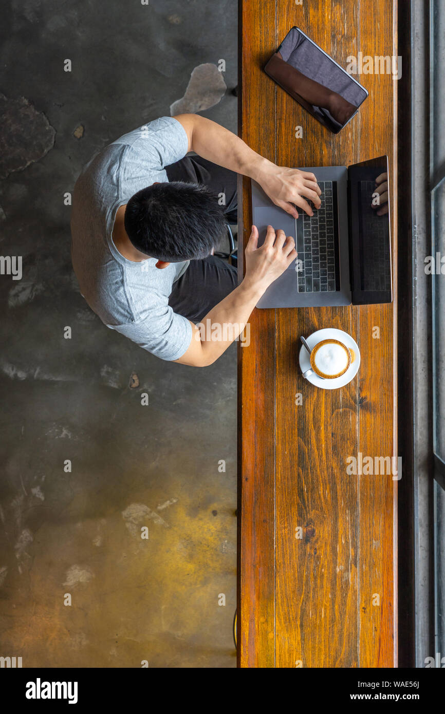 Photo young businessman typing hi-res stock photography and images - Alamy