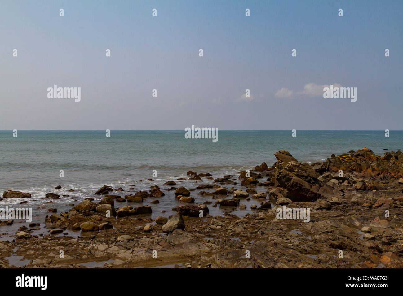 Goa india cliff sea view hi-res stock photography and images - Alamy