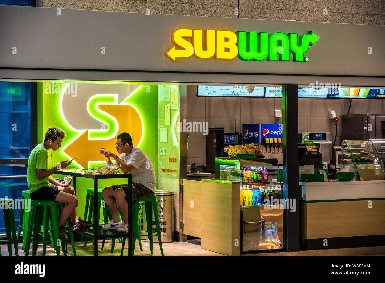 Subway fast food customers hi-res stock photography and images - Alamy
