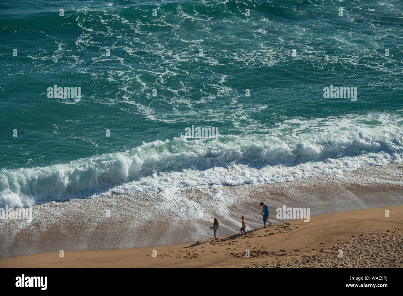 Beach edge hi-res stock photography and images - Alamy
