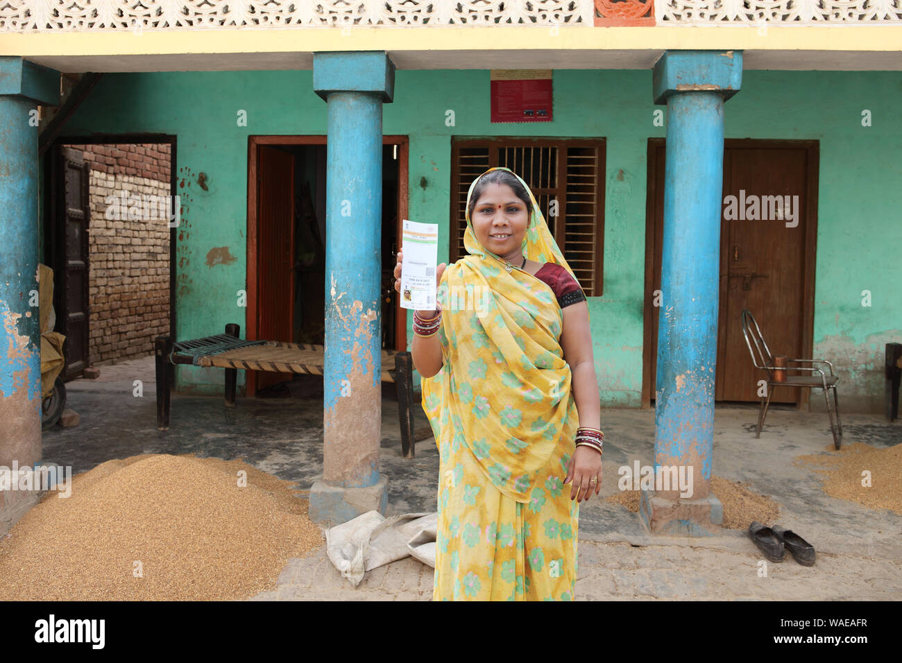 Aadhaar hi-res stock photography and images - Alamy