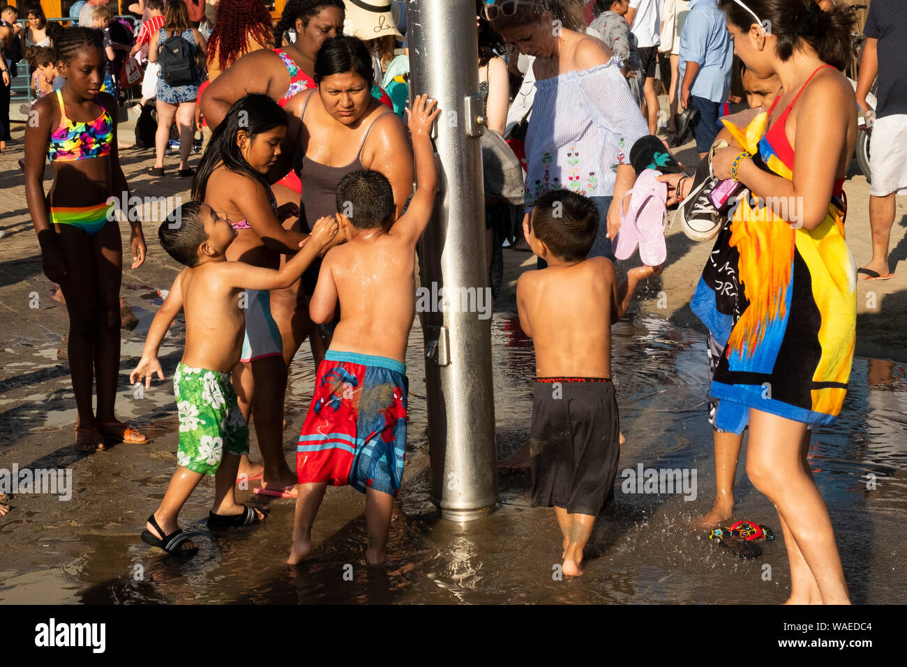Public beach showers hi-res stock photography and images - Alamy