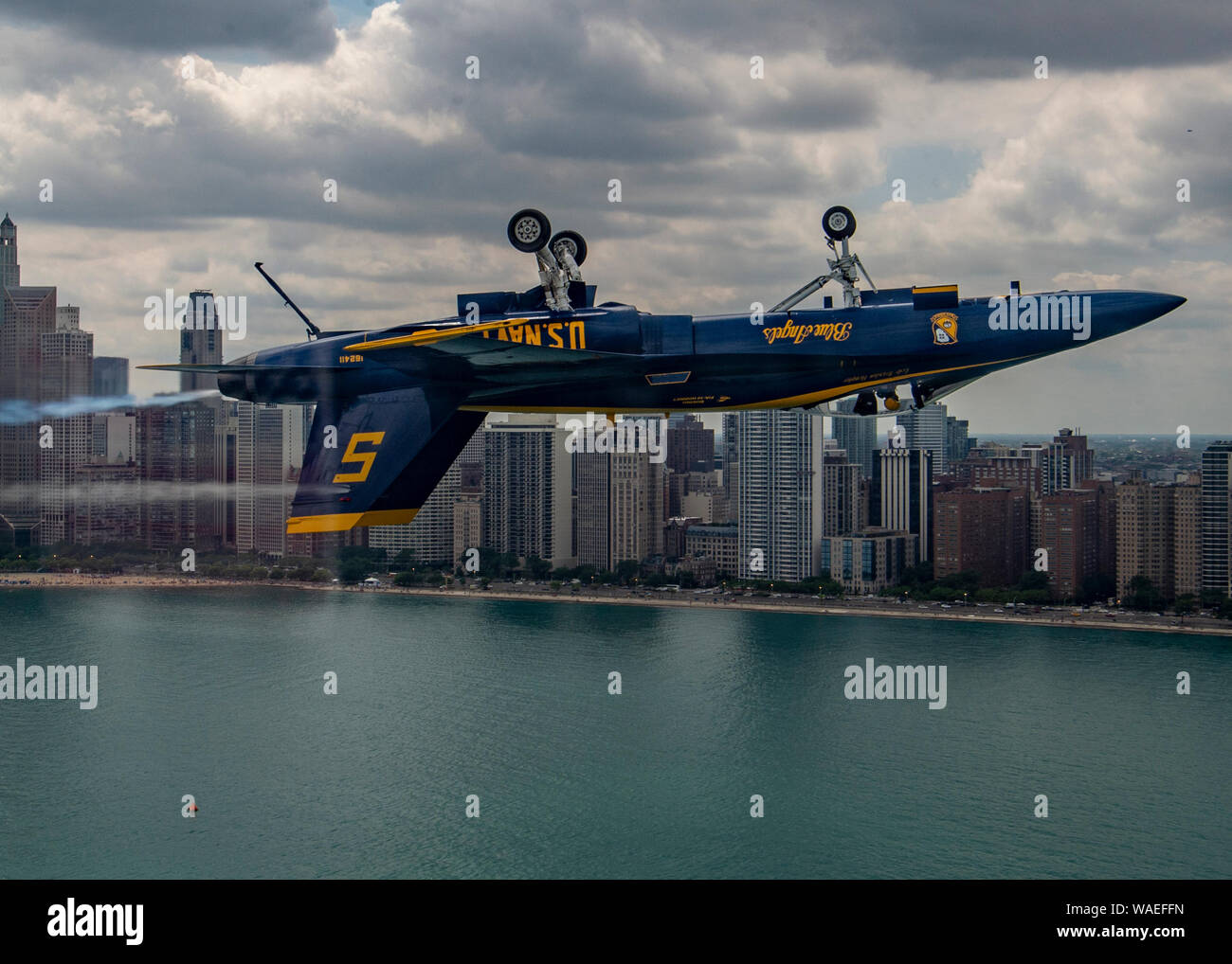 190816-N-IR734-2191 CHICAGO (August 16, 2019) The U.S. Navy Flight ...
