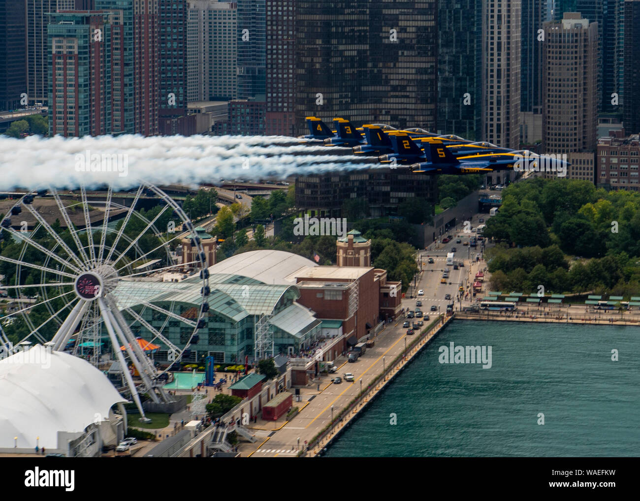 Line abreast navy hi-res stock photography and images - Alamy