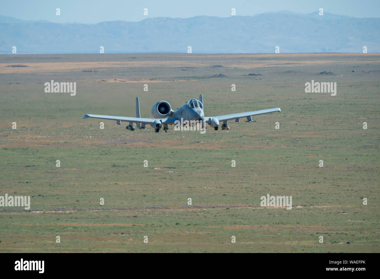 An A-10 Thunderbolt II, from the 190th Fighter Squadron trains with ...