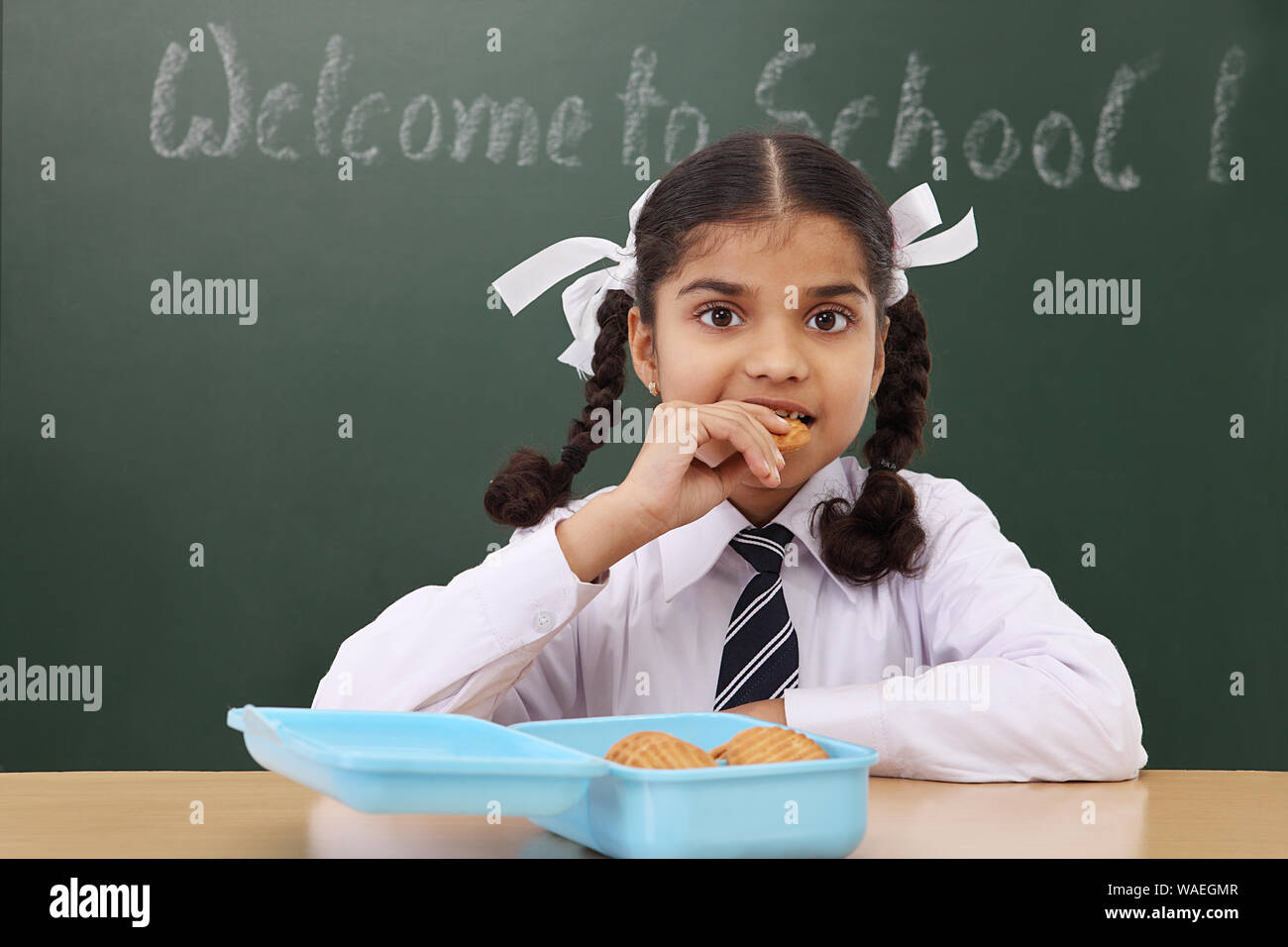 Child catches bubbles hi-res stock photography and images - Alamy