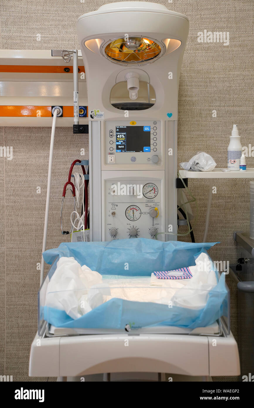 Delivery room hi-res stock photography and images - Alamy