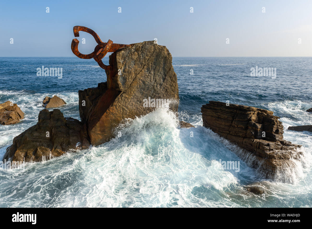 Contemporary sculpture san sebastian hi-res stock photography and ...