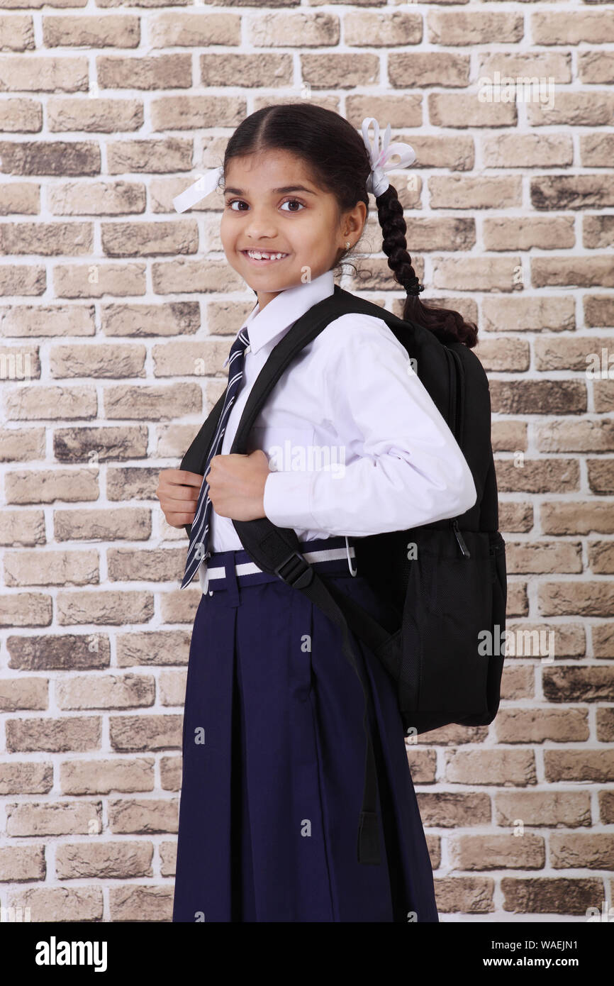 Child with backpack side view hi-res stock photography and images - Alamy