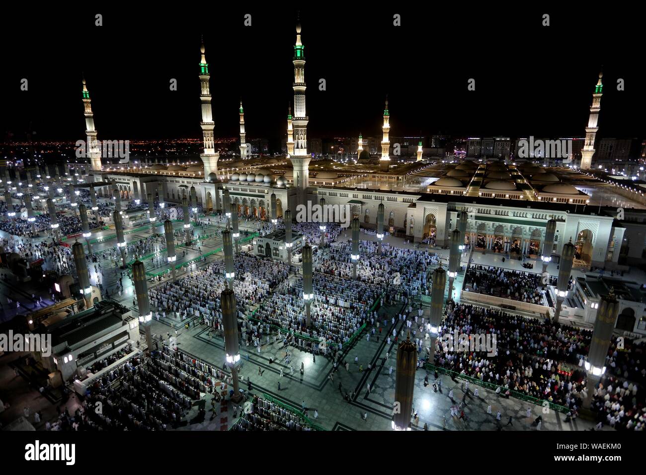 Prophet`s mosque in city of medina hi-res stock photography and images ...