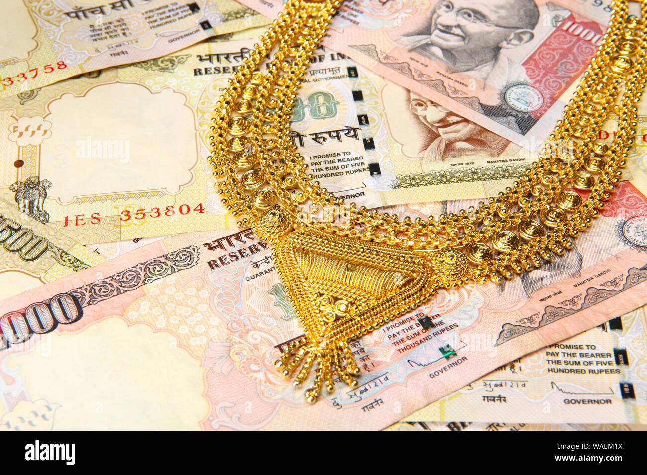 Jewelry for cash hi-res stock photography and images - Alamy