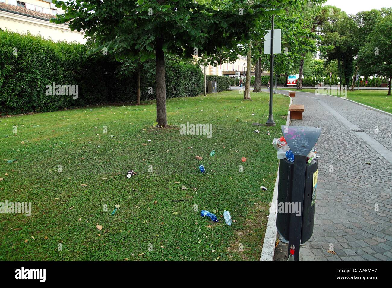Rubbish on the floor hi-res stock photography and images - Alamy