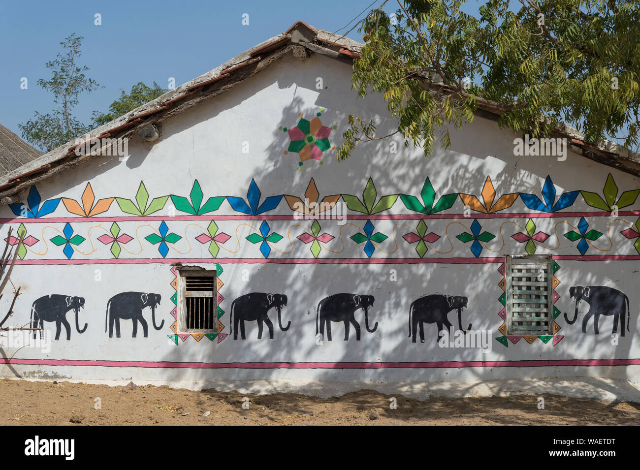 Khavda tourist village, Houses, Great Rann of Kutch Desert, Gujarat ...