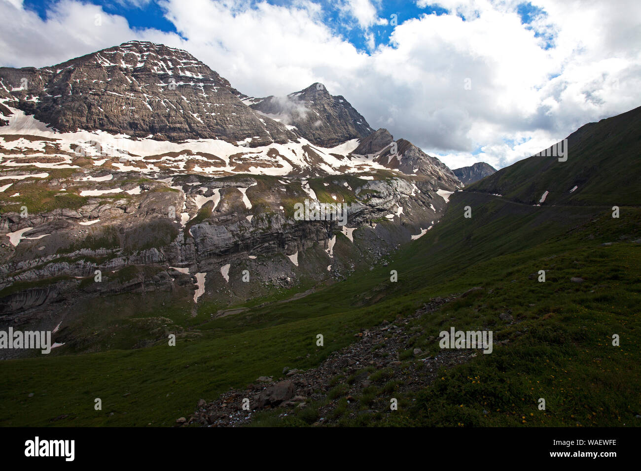 Le Taillon and Pics des Gabietous near Station de Gavarnie-les ...