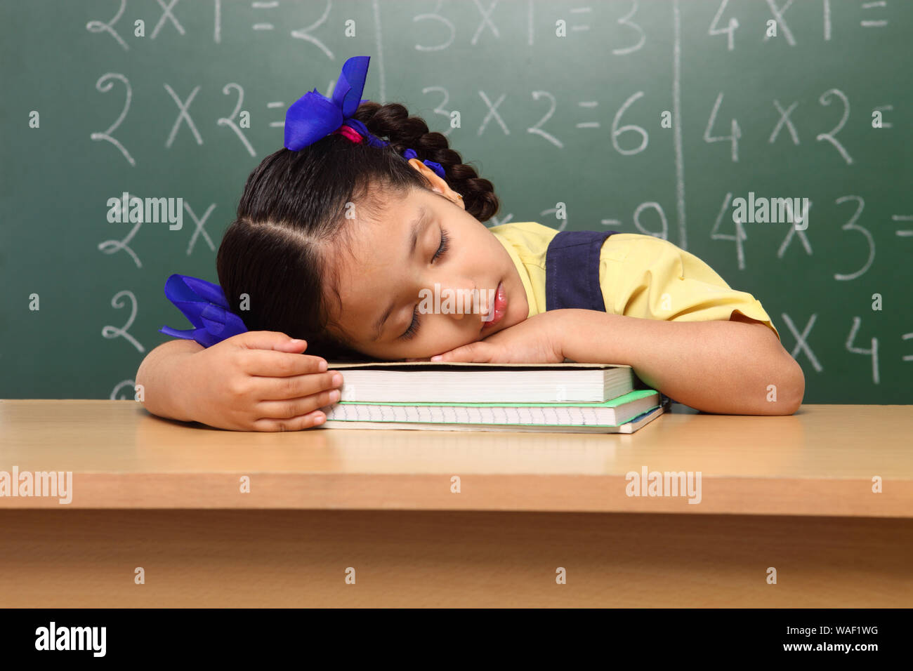 School girl sleeping in classroom hi-res stock photography and images ...
