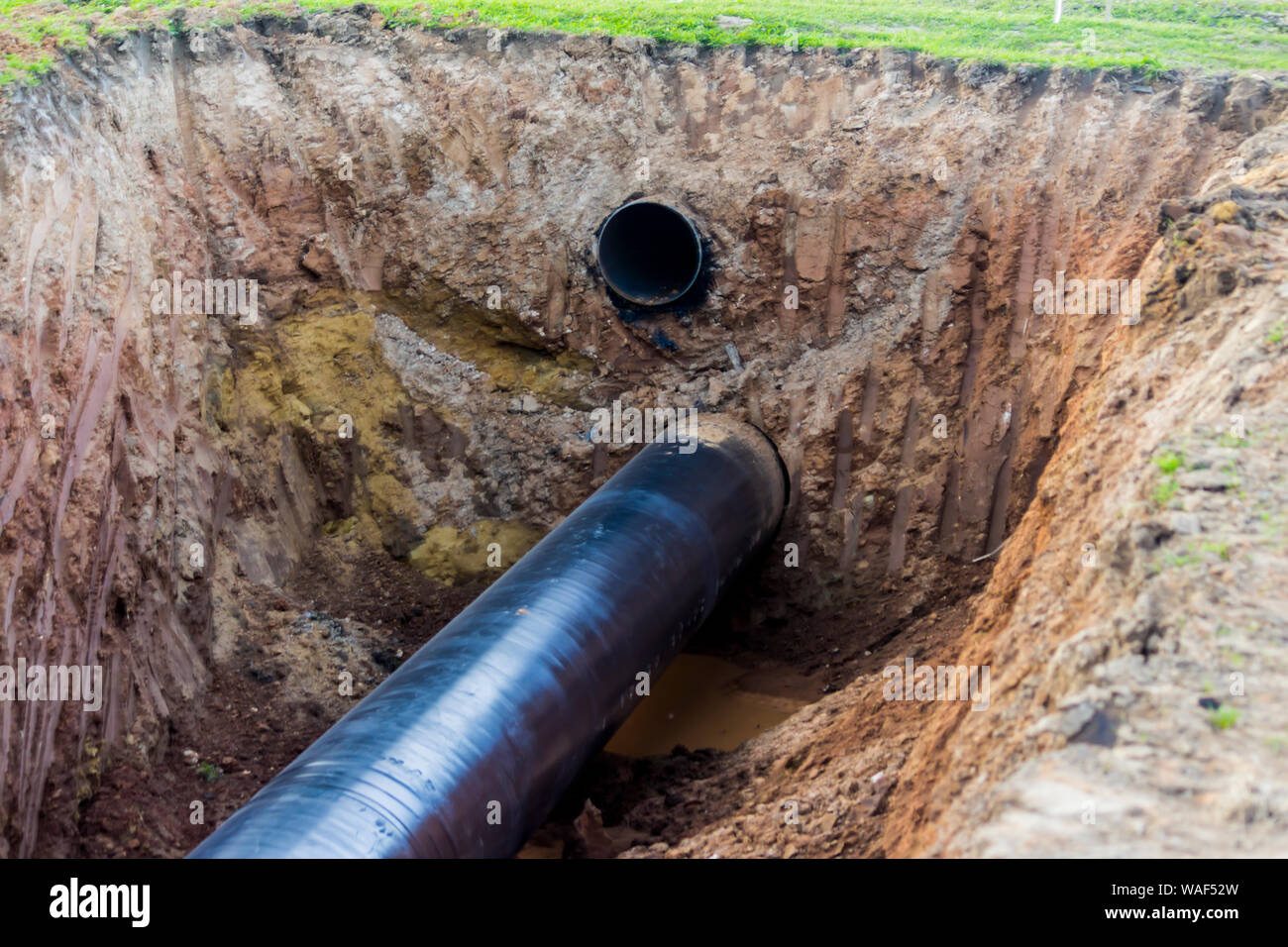 Reconstruction of a gas pipeline in Russia. A new gas pipeline passes ...