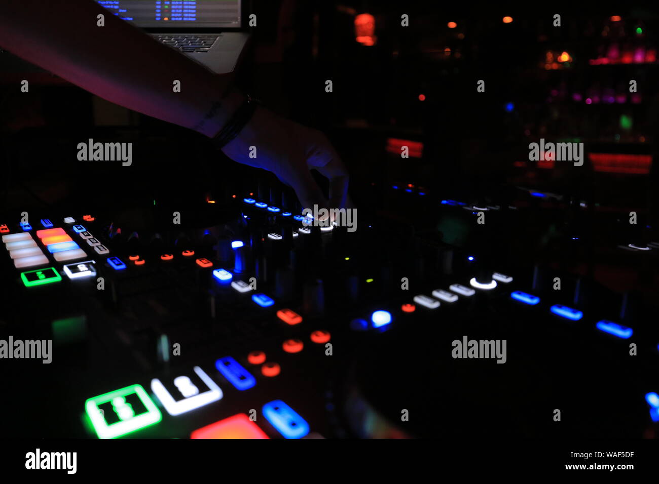 Dj by night hi-res stock photography and images - Alamy