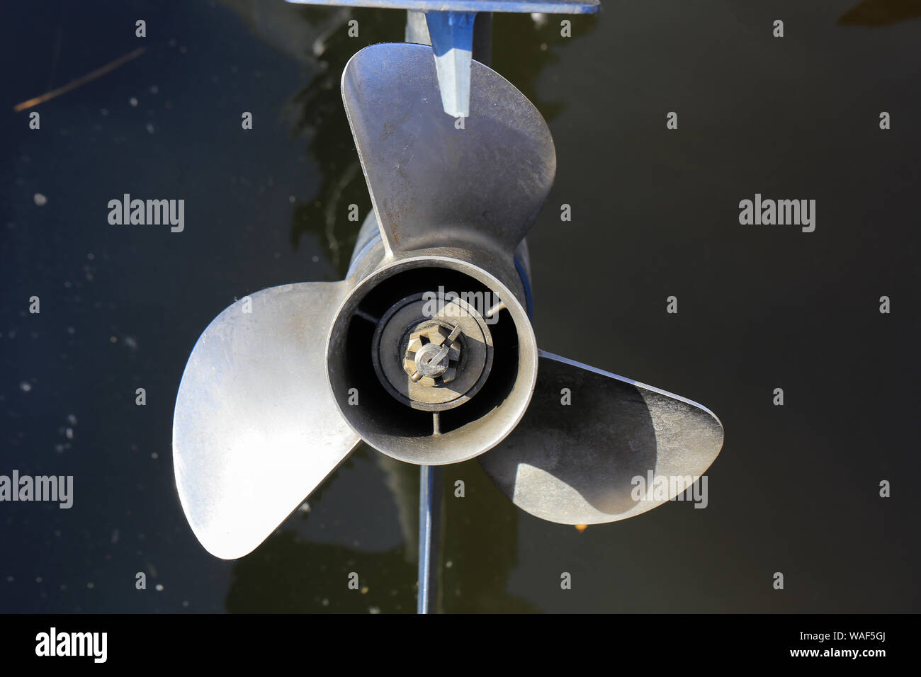 Motor boat screw close up. Engine propeller Stock Photo - Alamy