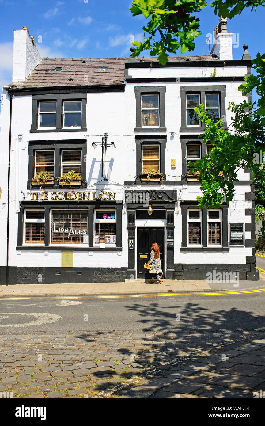 Golden lion pub lancaster hi-res stock photography and images - Alamy