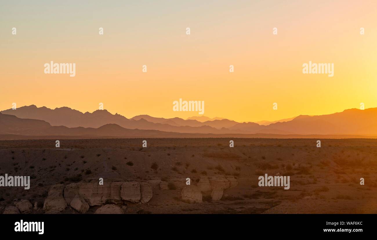 Desert sunset glow hi-res stock photography and images - Alamy