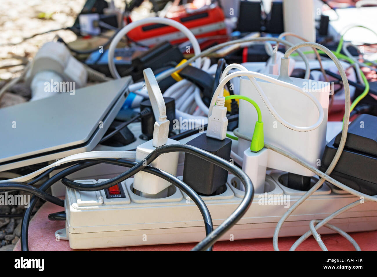 Cable electricity power mess hi-res stock photography and images - Alamy