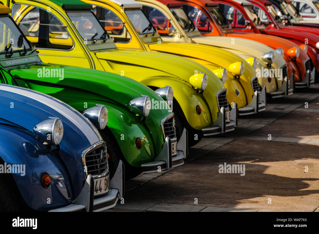 Citroën 2CV, Cannes, Côte d'Azur, Riviera, France Stock Photo - Alamy