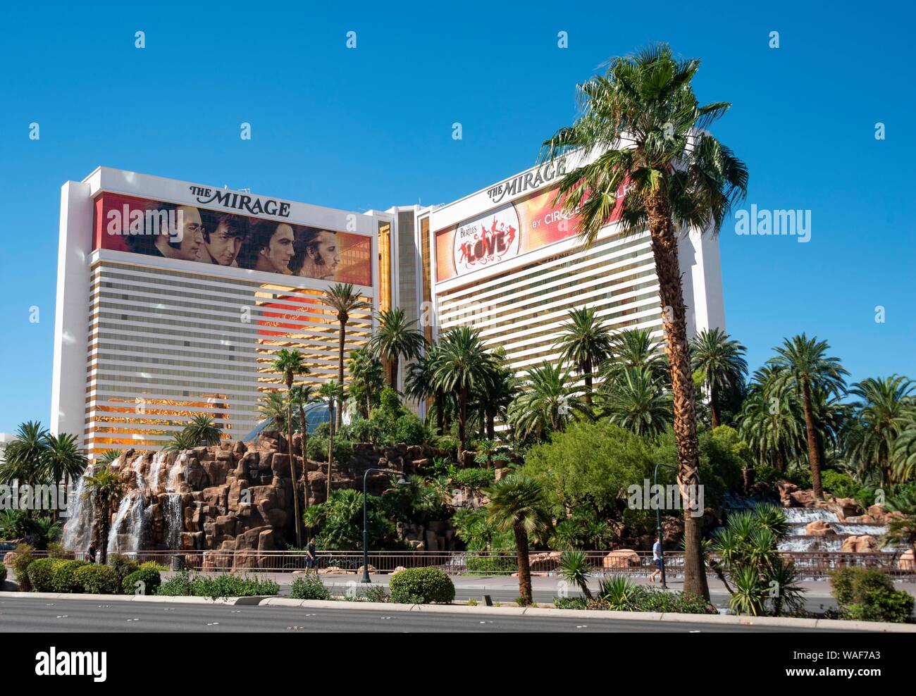 Casino and luxury hotel The Mirage, Las Vegas Strip, Las Vegas, Nevada ...