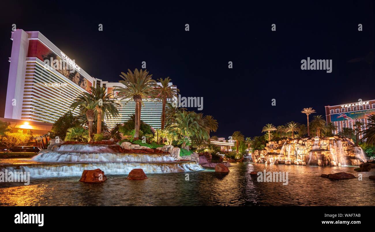 Fountain of Hotel The Mirage, night shot, Las Vegas, Nevada, USA Stock ...