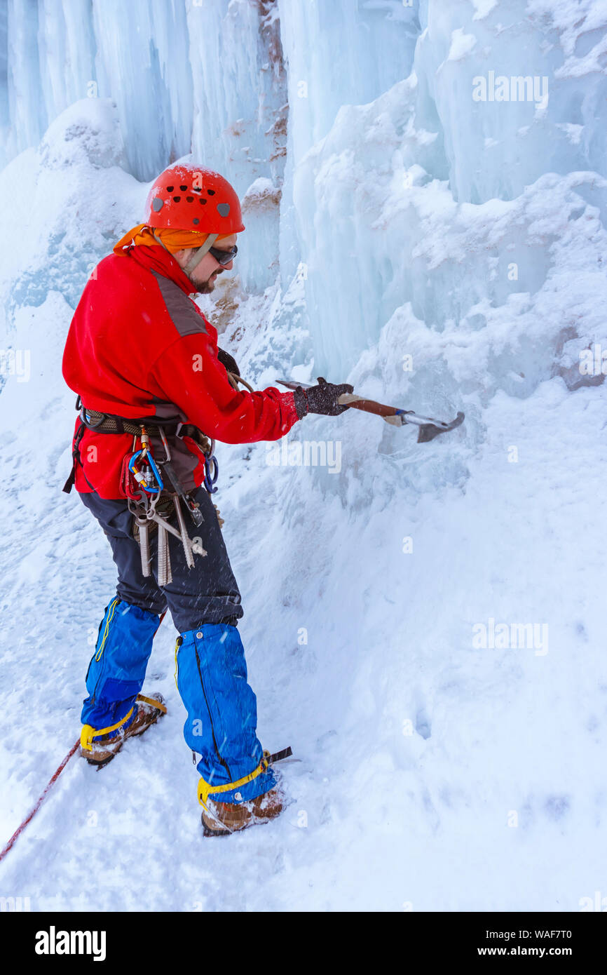 Cuts in ice hi-res stock photography and images - Alamy