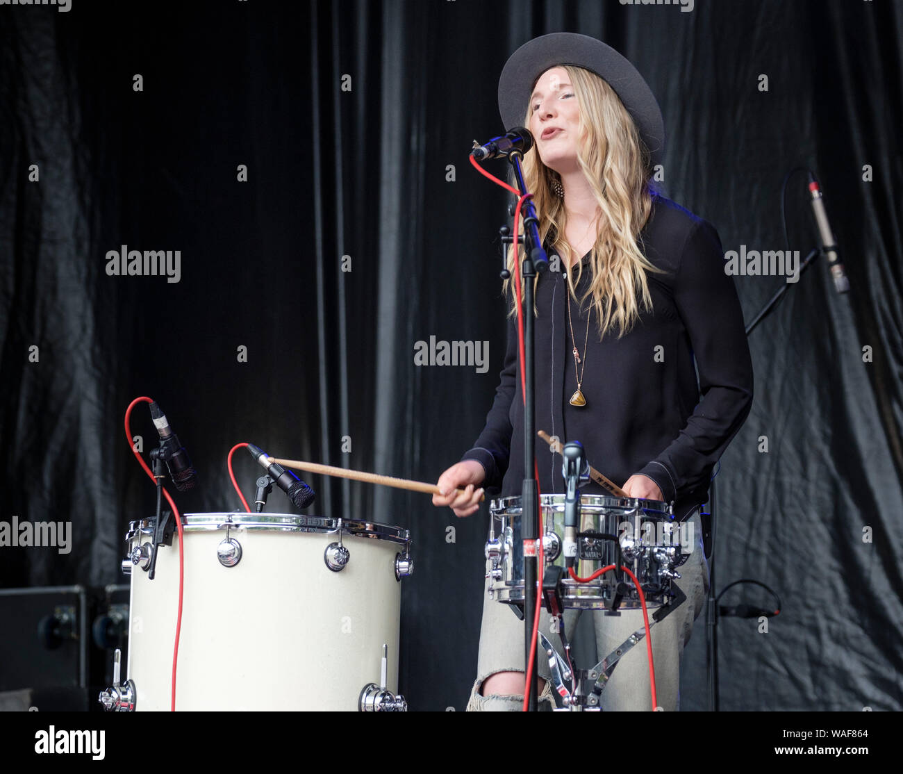 Meghann loney singing hi-res stock photography and images - Alamy