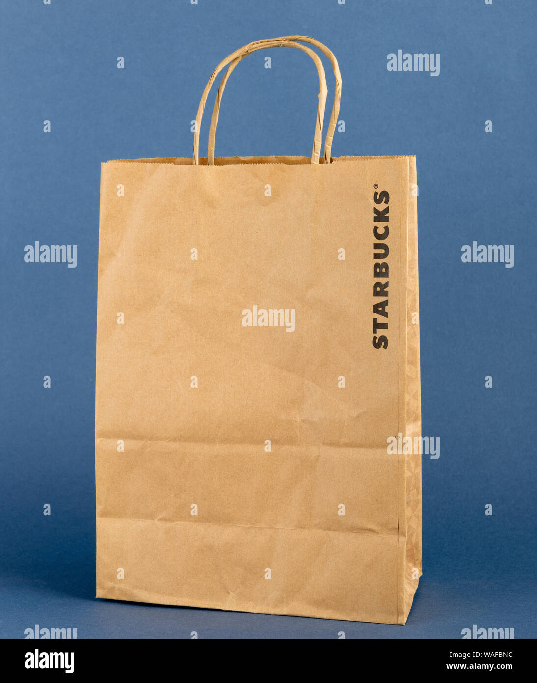 Starbucks brown paper bag hi-res stock photography and images - Alamy