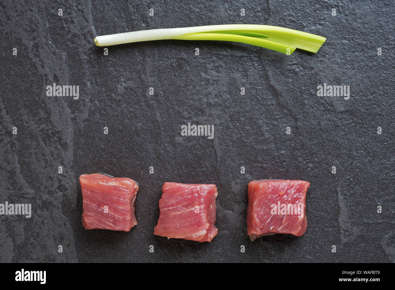 Kitchen tabletop with onions hi-res stock photography and images - Alamy
