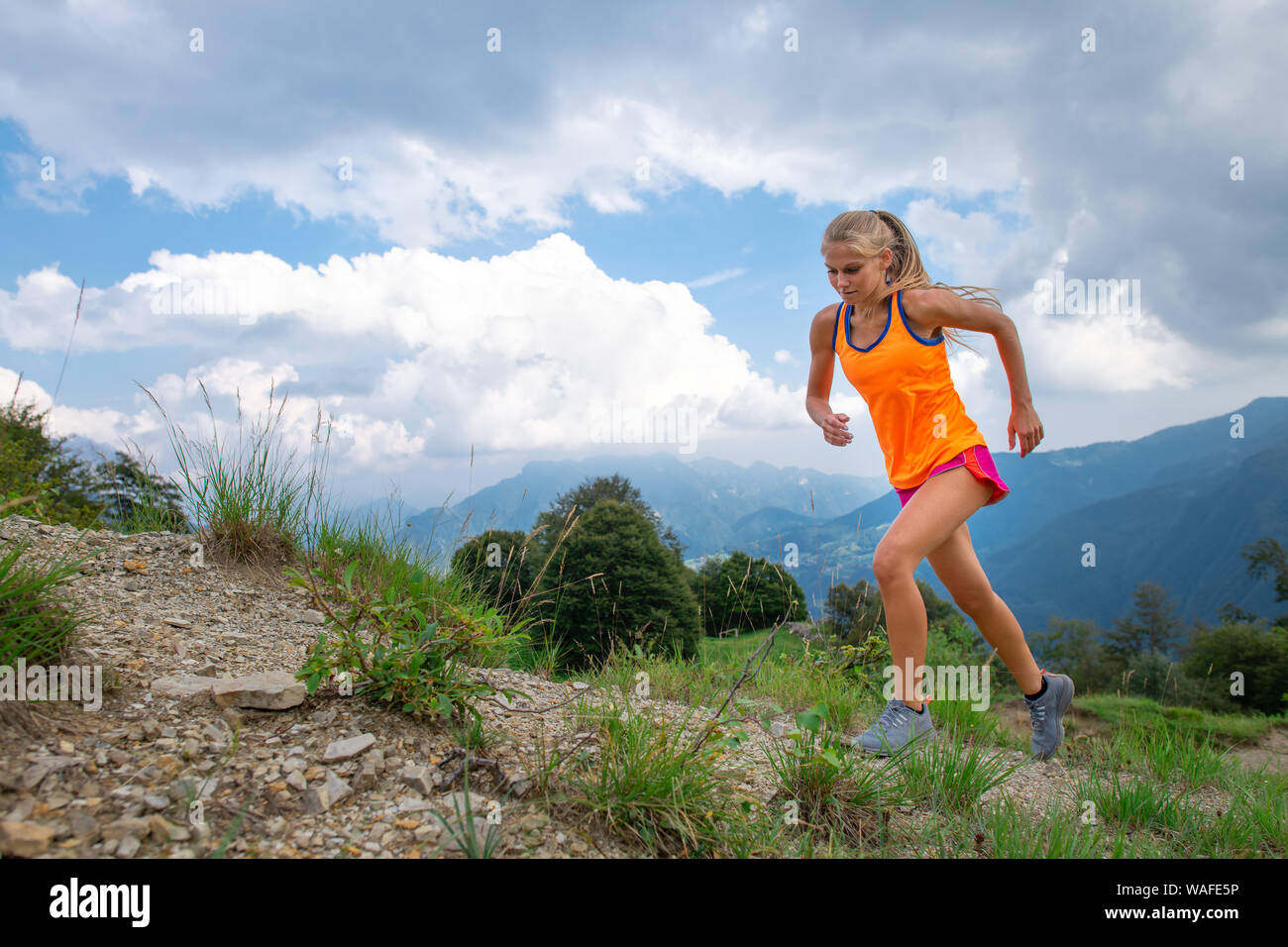Girl jogging on trail hi-res stock photography and images - Alamy