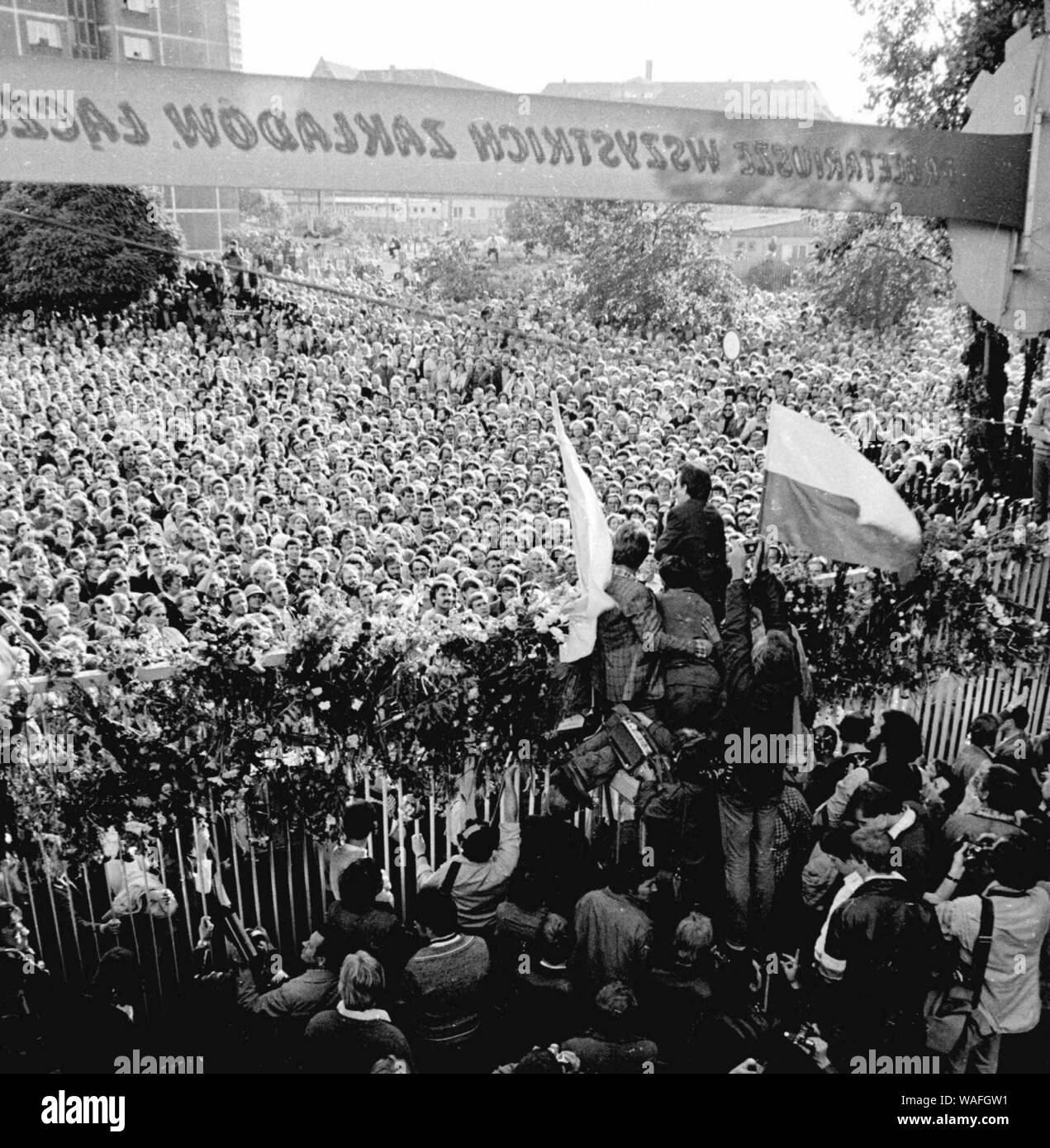 Gdansk Shipyard Gate 2 High Resolution Stock Photography and Images - Alamy