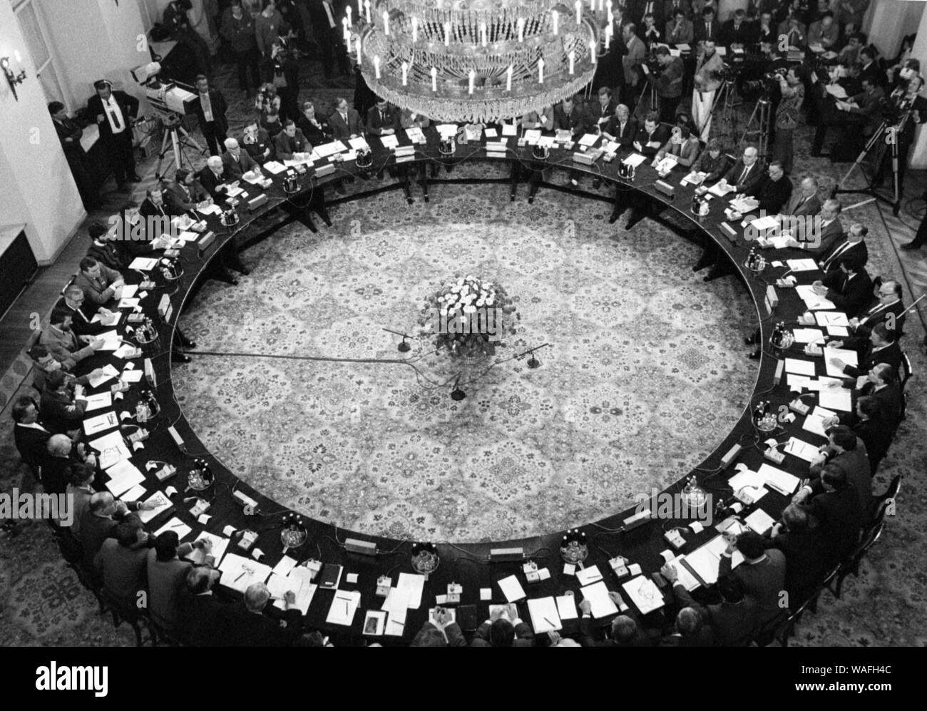 Polish Round Table Agreement High Resolution Stock Photography and ...