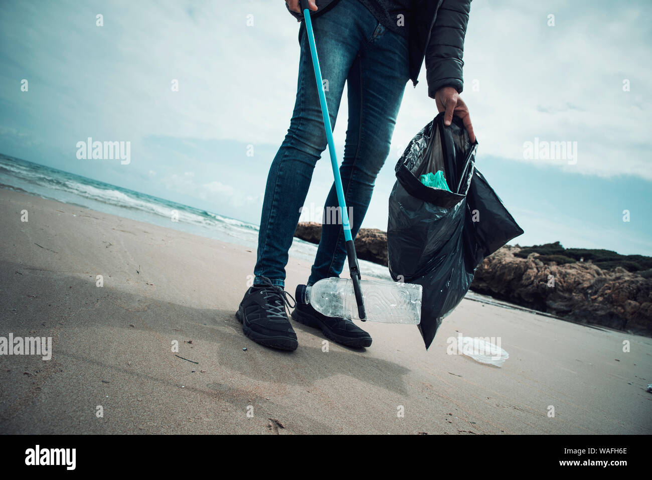 Grabber stick hi-res stock photography and images - Alamy