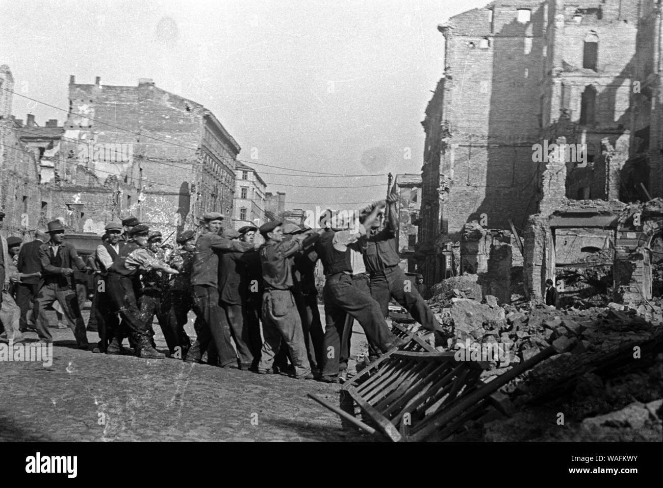 Destroyed Warsaw High Resolution Stock Photography and Images - Alamy