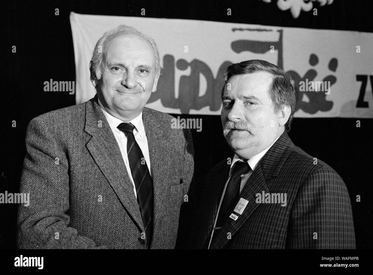 Solidarnosc Walesa High Resolution Stock Photography and Images - Alamy