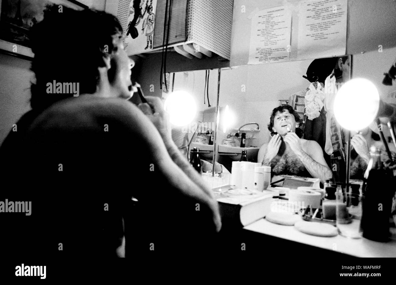 Dressing Room Mirror And Lights High Resolution Stock Photography and ...