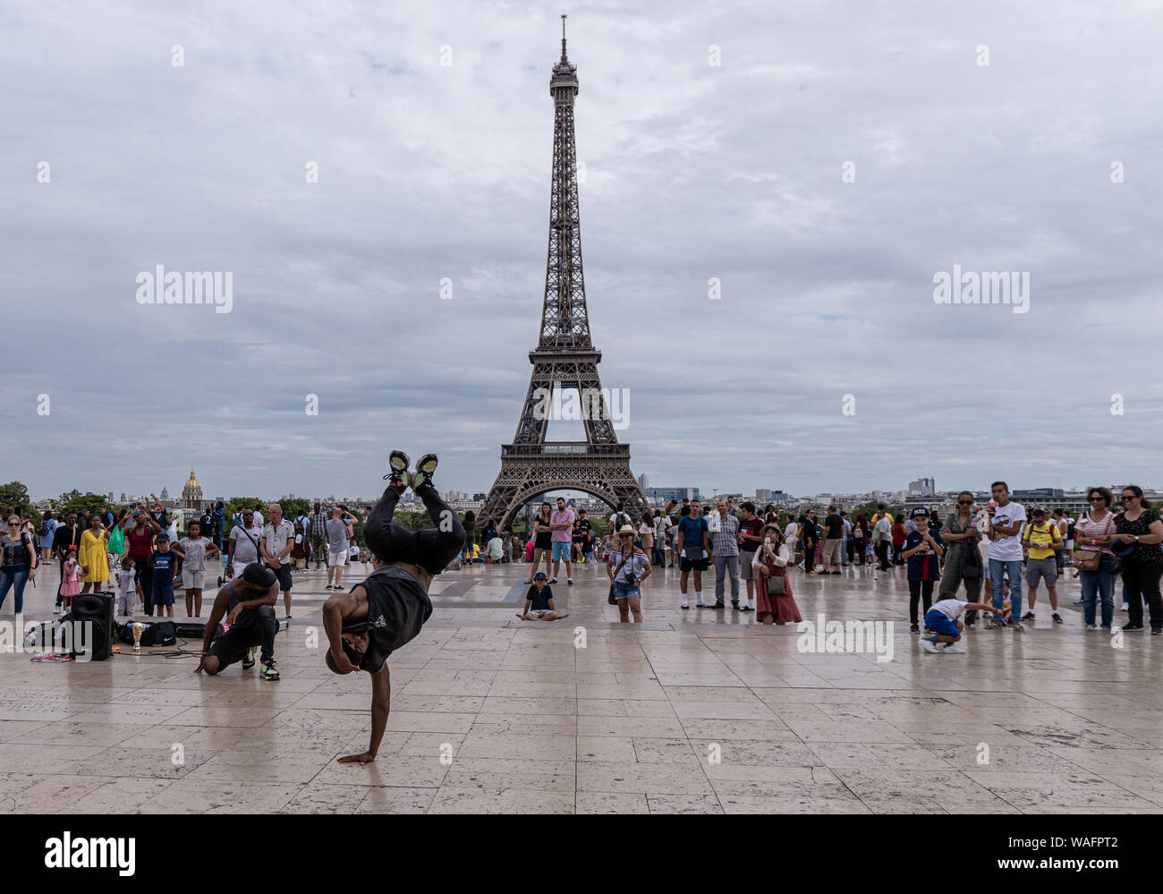 Buskers dance on the Esplanade du Trocadero in Paris France summer 2019 ...