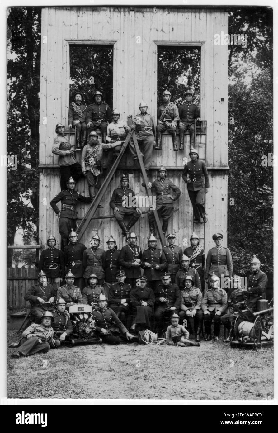 1920s Fire Fighters Black and White Stock Photos & Images - Alamy